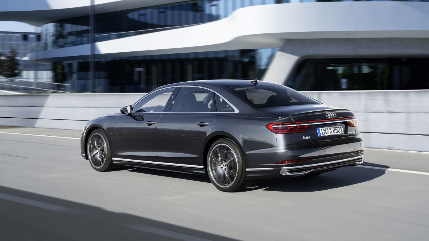 Audi A8 L 2023 | SUV Drive